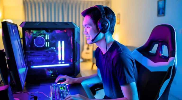 Best Monitor Position For Gaming? | Technoburst